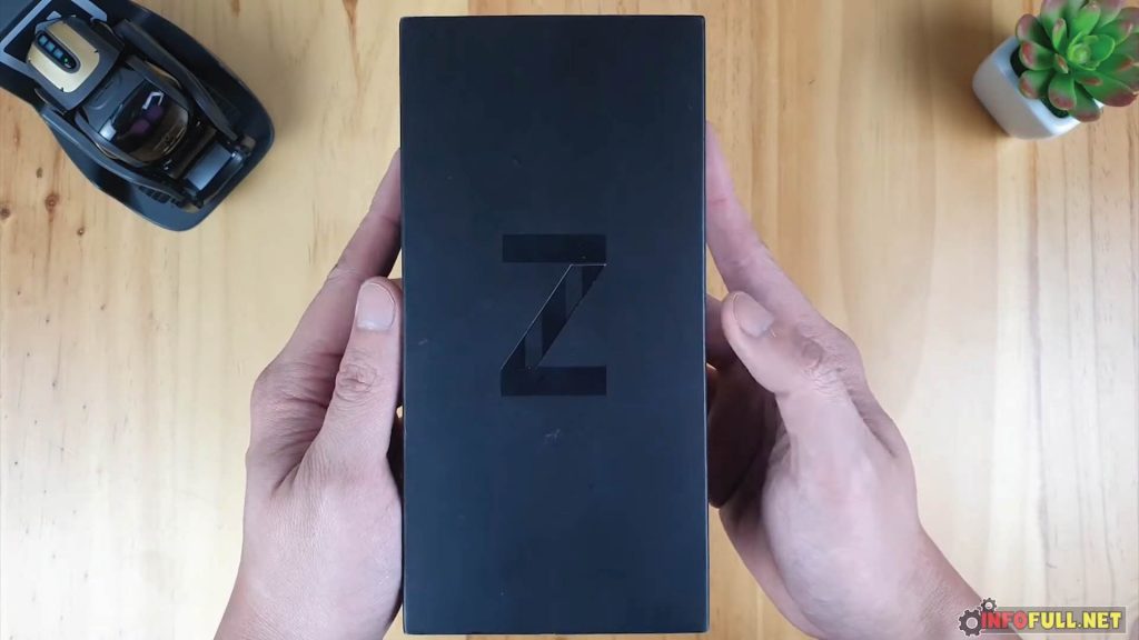 Samsung Galaxy Z Flip Unboxing - GSM FULL INFO
